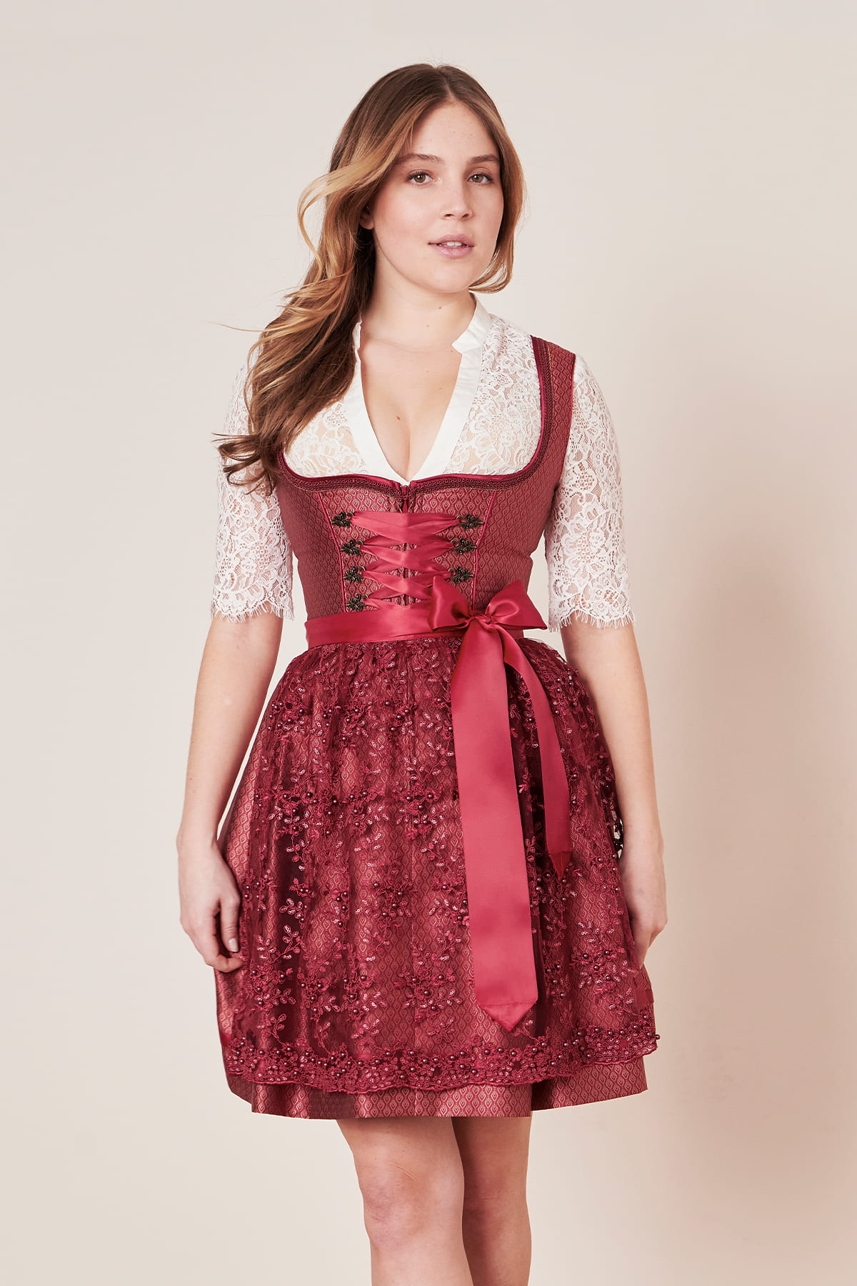 Dirndl Armanda (50cm) in rot im Krüger Dirndl Online Shop