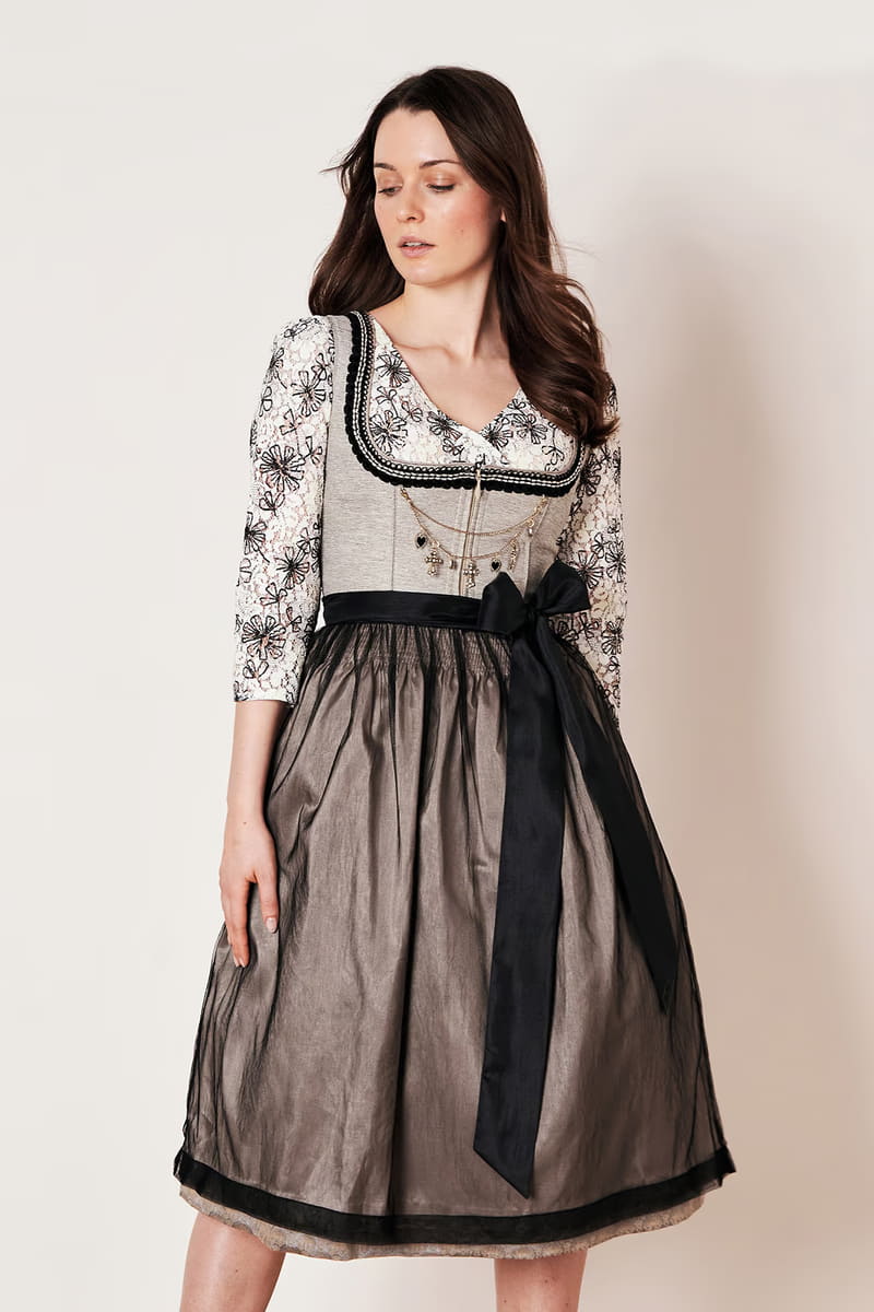 Hinreißende Maxi Dirndl entdecken ♥