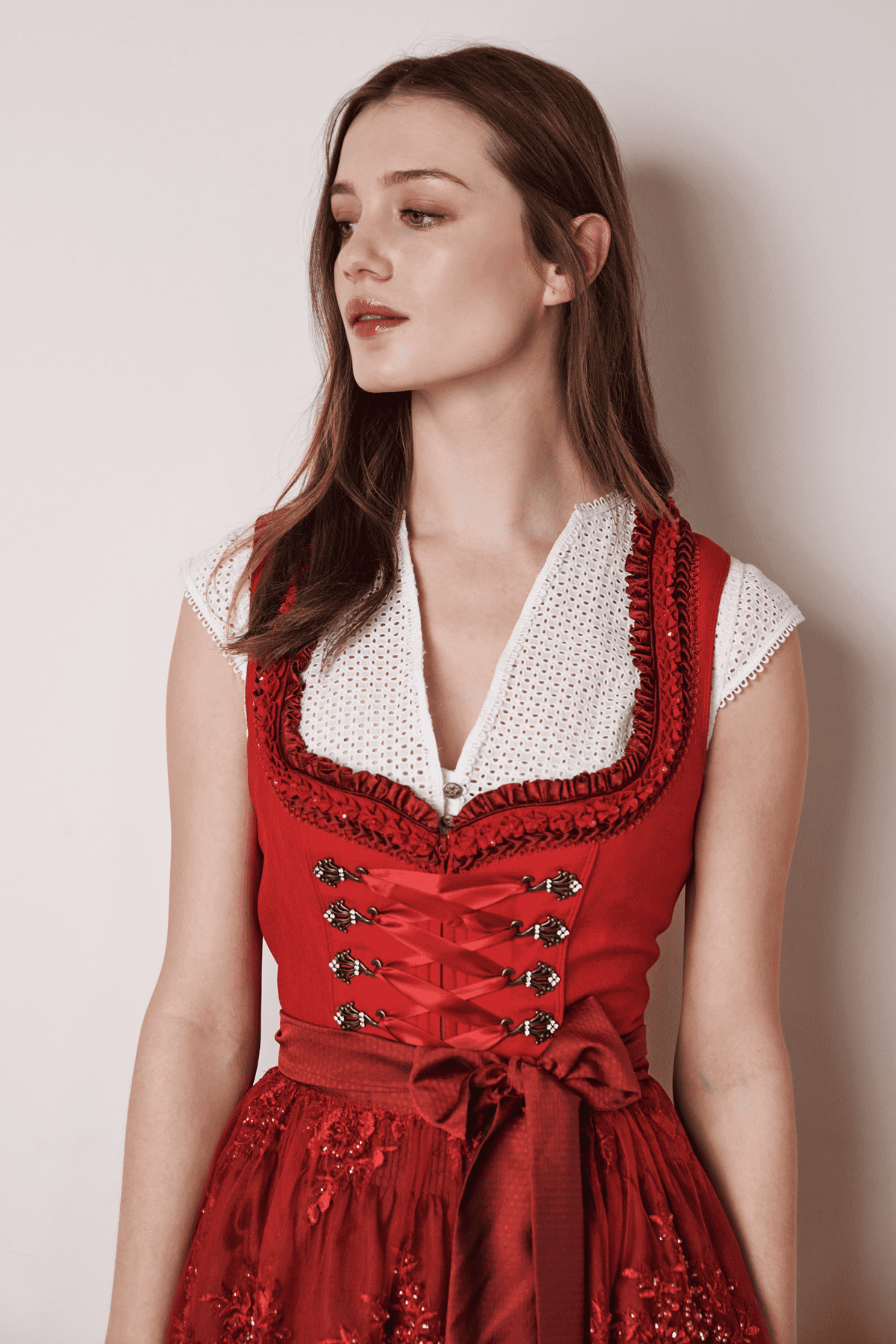 Dirndl Nescha (70cm) in rot im Krüger Dirndl Online Shop