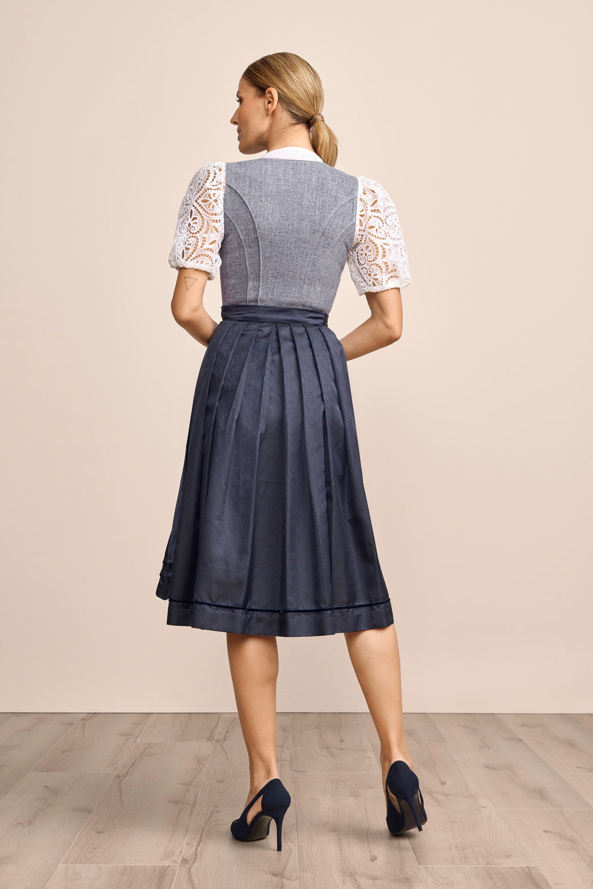 Dirndl Torina (70cm) in blau im Krüger Dirndl Online Shop