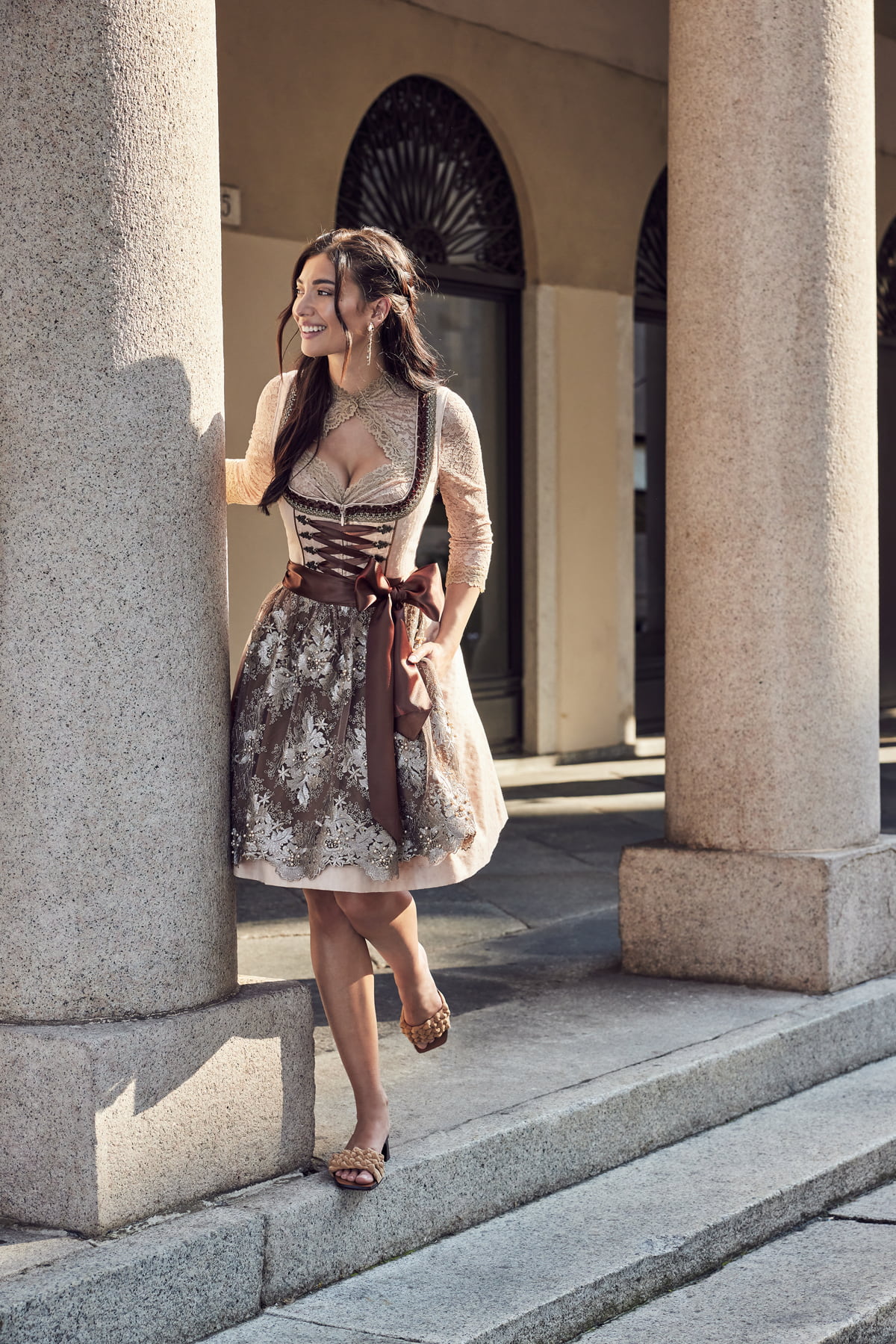 Dirndl Catania (60cm) in orange im Krüger Dirndl Online Shop