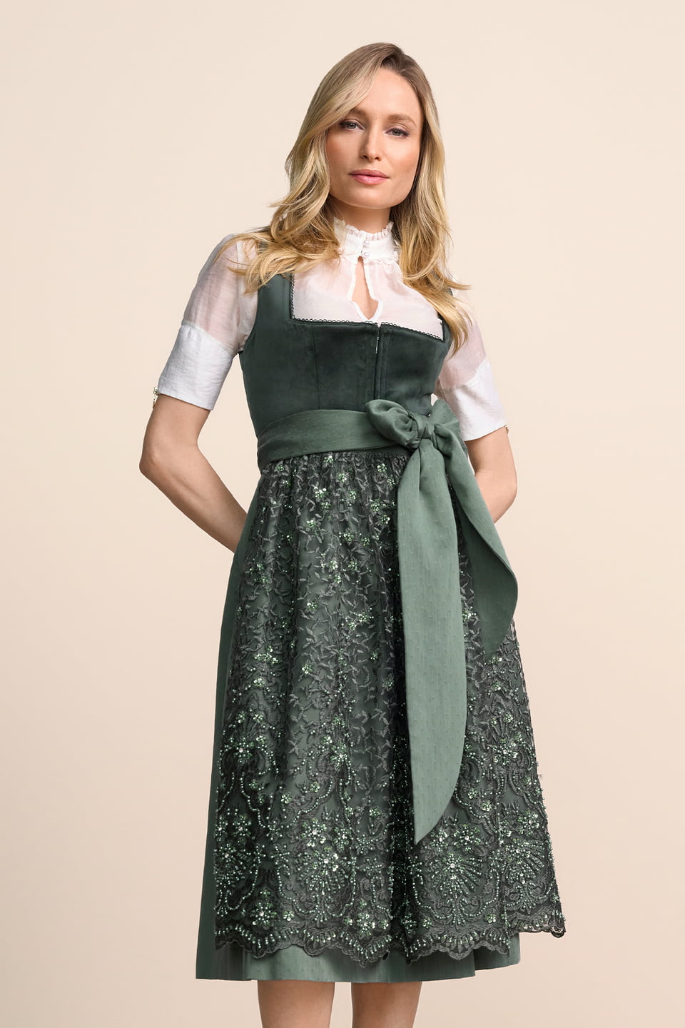 Dirndl kaufen » Entdecke die schönsten Dirndl 2025!