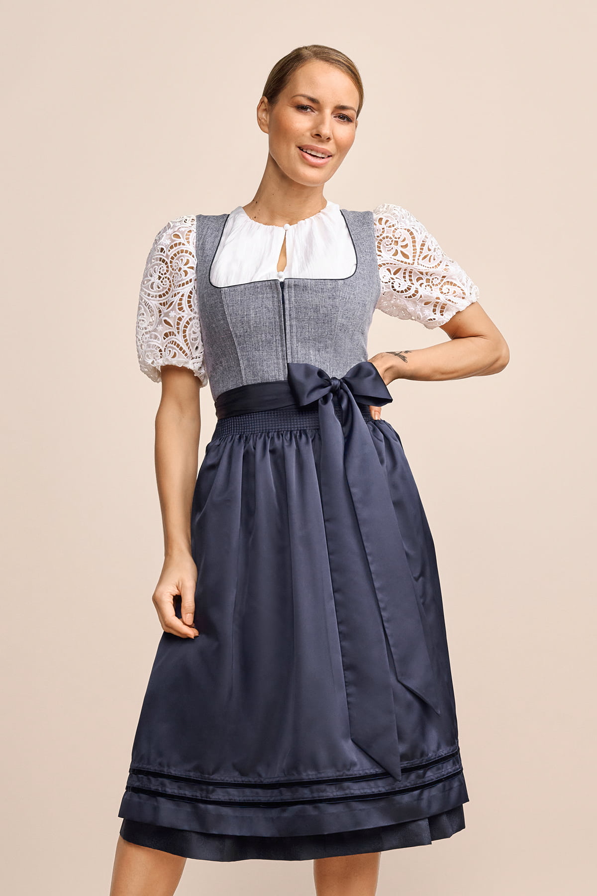 Dirndl Torina (70cm) in blau im Krüger Dirndl Online Shop